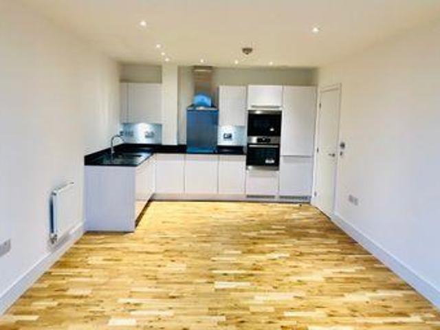 2 Bedrooms Flat for rent in Leven Road, London E14