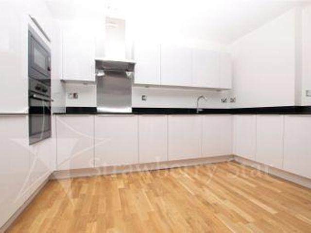 2 Bedrooms Flat for rent in Leven Wharf, Leven Road, Poplar, London E14