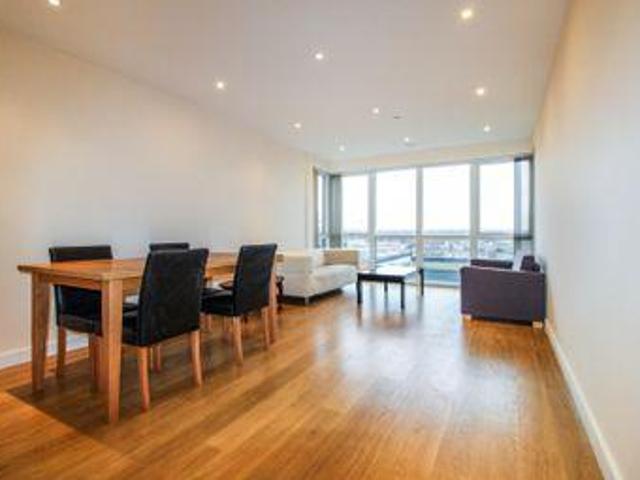 2 Bedrooms Flat for rent in Lexington Apartments, Railway Terrace, Slough SL2