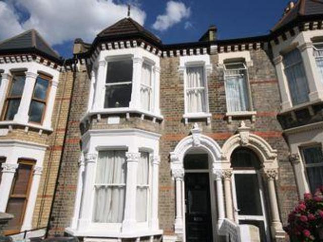 2 Bedrooms Flat for rent in Leander Road, London SW2
