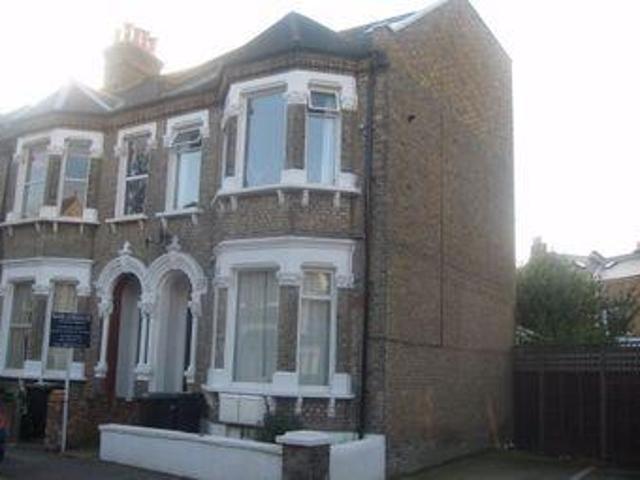 2 Bedrooms Flat for rent in Leander Road, London SW2