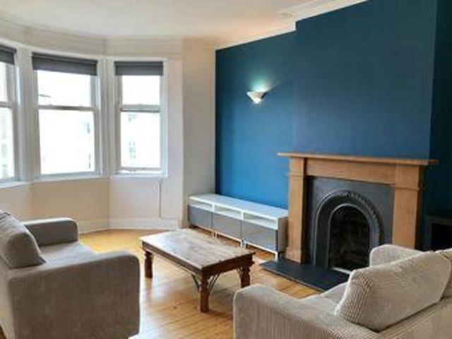 2 Bedrooms Flat for rent in Learmonth Avenue, Edinburgh EH4
