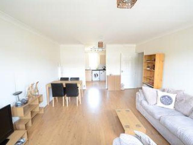 2 Bedrooms Flat for rent in Lee High Road, London SE13