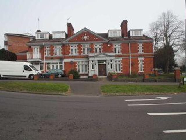 2 Bedrooms Flat for rent in Leighton Buzzard Road, Hemel Hempstead HP1
