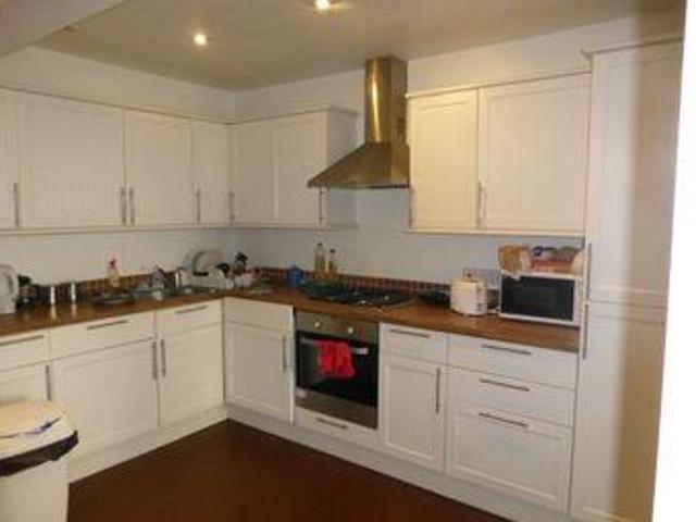 2 Bedrooms Flat for rent in Leighton Road, Ealing, London W13