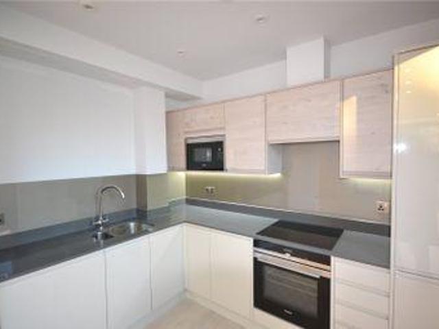 2 Bedrooms Flat for rent in Leighton Road, Kentish Town NW5