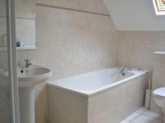 2 Bedrooms Flat for rent in Leigham Vale, London SW16