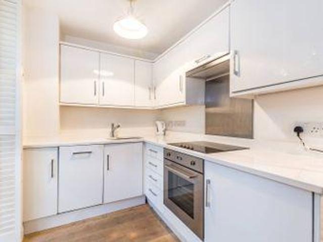 2 Bedrooms Flat for rent in Leinster Square, Bayswater W2