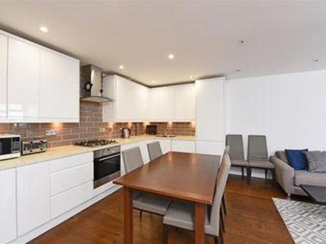 2 Bedrooms Flat for rent in Lelliot Court, Edge Hill, Wimbledon SW19