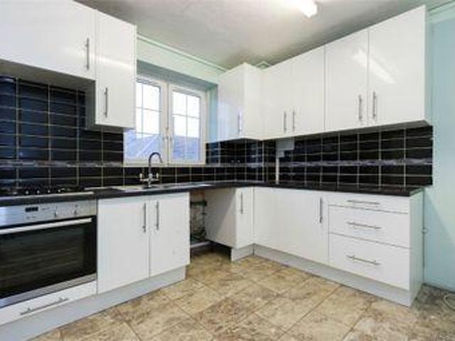 2 Bedrooms Flat for rent in Lenham House, Staple Street, London Bridge SE1