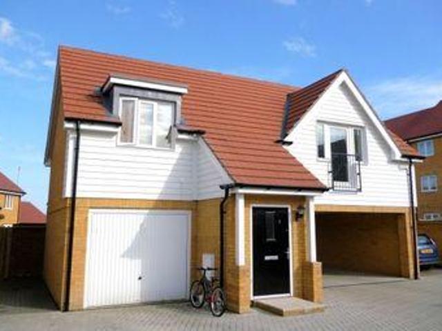2 Bedrooms Flat for rent in Leslie Gilbert Lane, Ashford TN23