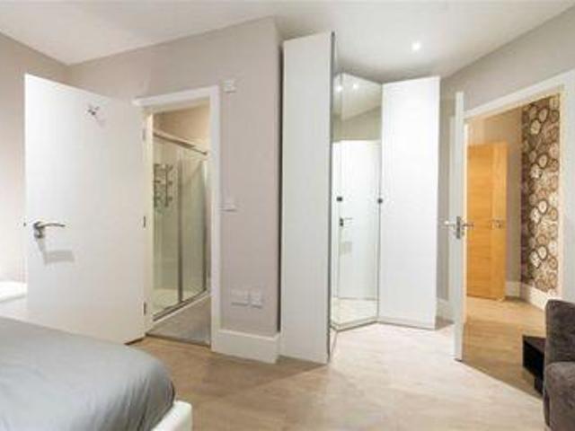 2 Bedrooms Flat for rent in Lithos Road, London NW3