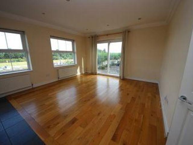 2 Bedrooms Flat for rent in Little Cedars, Surbiton KT6