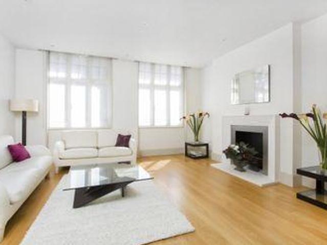 2 Bedrooms Flat for rent in Little Russell Street, Bloomsbury, London WC1A