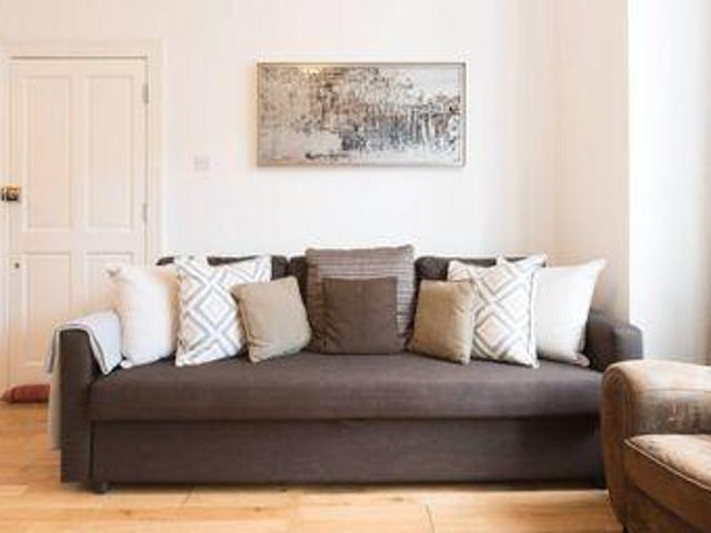 2 Bedrooms Flat for rent in Littlebury Road, London SW4