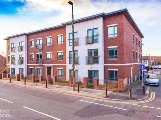 2 Bedrooms Flat for rent in Liverpool Road, Eccles, Manchester M30