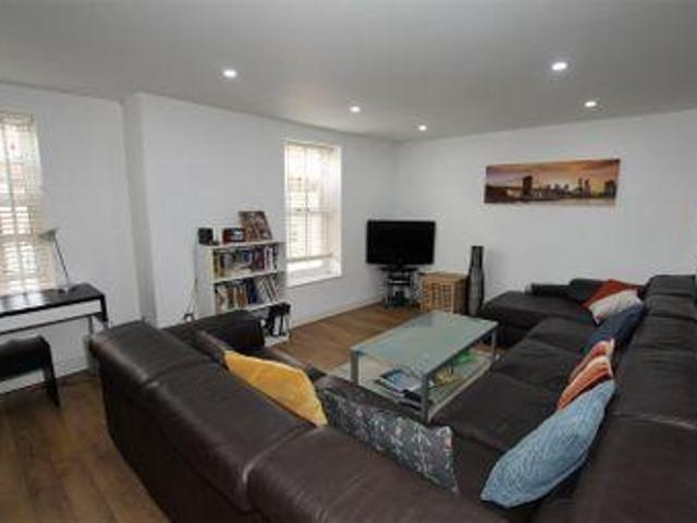 2 Bedrooms Flat for rent in Liverpool Road, Manchester M3