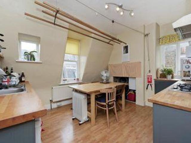 2 Bedrooms Flat for rent in Liberty Street, London SW9