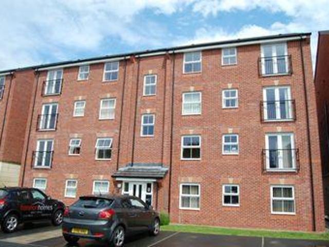 2 Bedrooms Flat for rent in Lilac Gardens, Bolton BL3