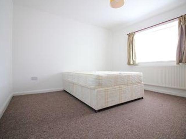 2 Bedrooms Flat for rent in Lilac Place, West Drayton UB7