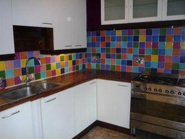 2 Bedrooms Flat for rent in Lilley Lane, Hale Lane, London NW7