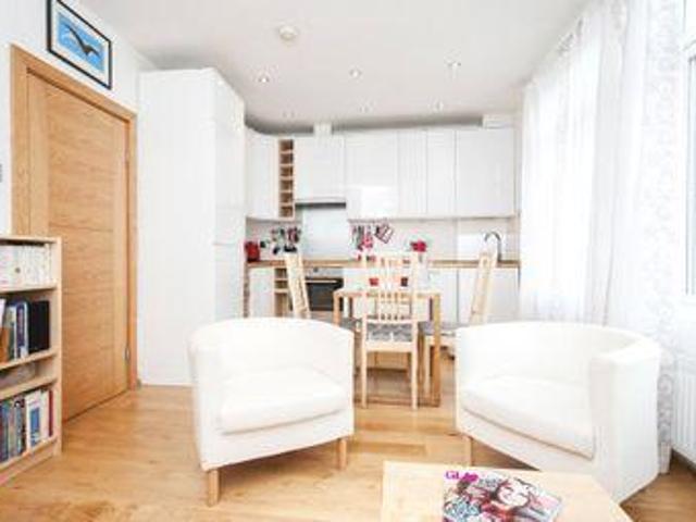 2 Bedrooms Flat for rent in Lillie Road, Fulham, London SW6