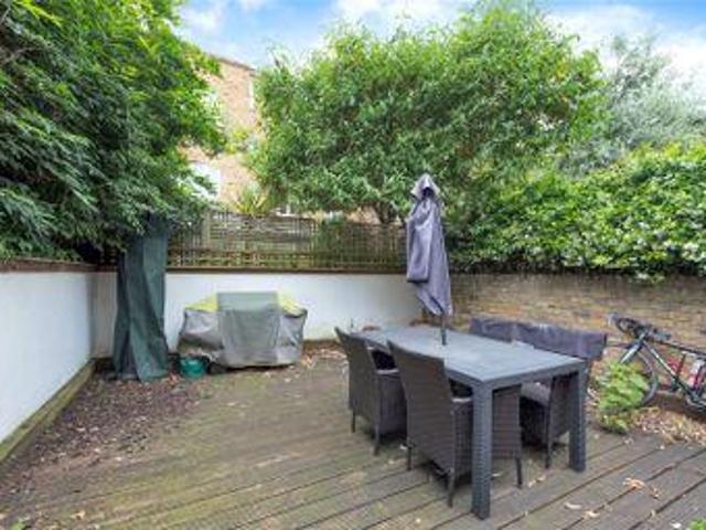 2 Bedrooms Flat for rent in Lilyville Road, Fulham, London SW6