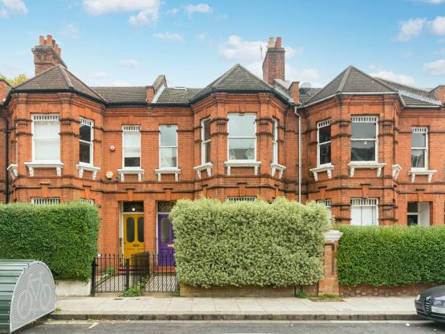 2 Bedrooms Flat for Rent in Lime Grove | Foxtons