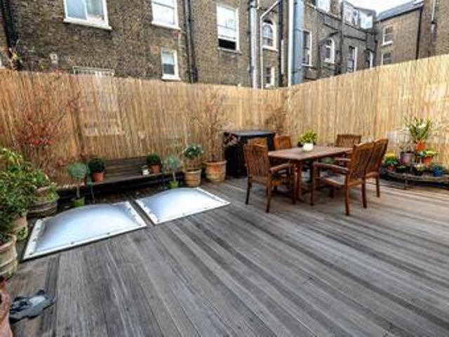 2 Bedrooms Flat for rent in Linden Gardens W2