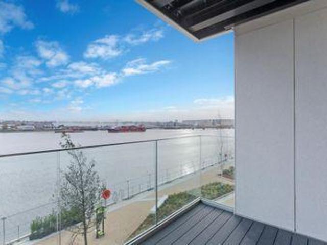 2 Bedrooms Flat for rent in Liner House, Royal Wharf, London E16