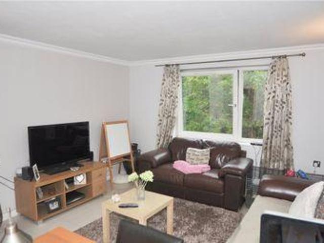 2 Bedrooms Flat for rent in Links Side, Enfield EN2