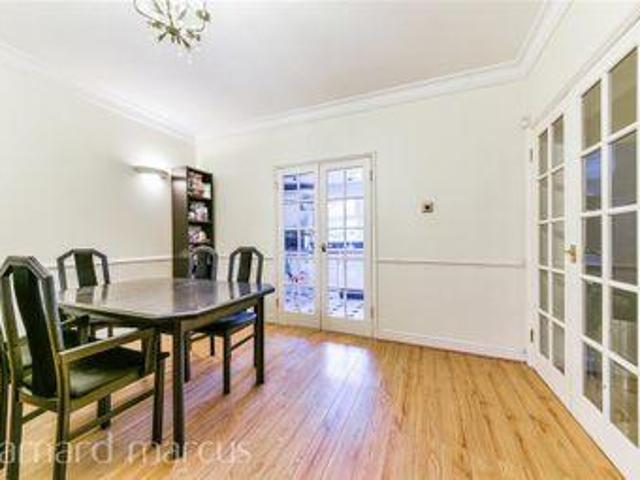 2 Bedrooms Flat for rent in Lisle Close, London SW17