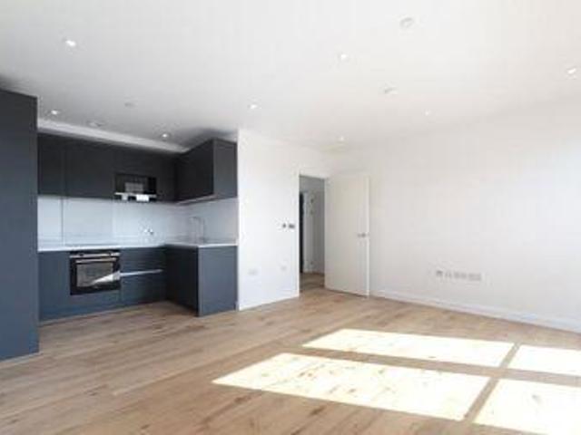 2 Bedrooms Flat for rent in Luxe Tower, 12 Dock Street E1