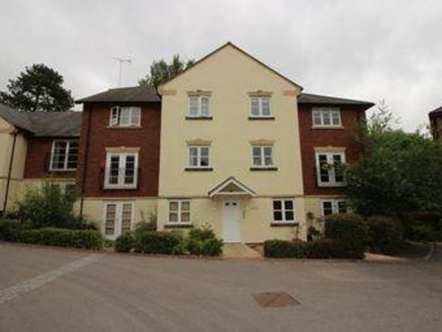 2 Bedrooms Flat for rent in Lucas Court, Leamington Spa CV32