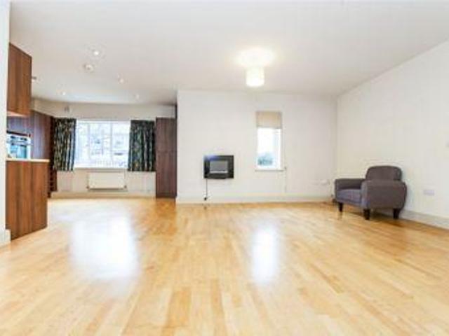 2 Bedrooms Flat for rent in Lyefield Court, Cirencester Road, Cheltenham GL53