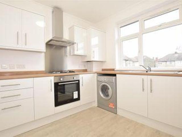 2 Bedrooms Flat for rent in Lyne Court, Reeves Avenue, London NW9
