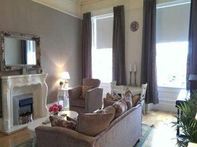 2 Bedrooms Flat for rent in Lynedoch Street, Glasgow G3