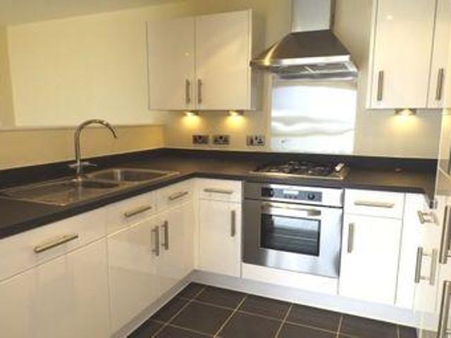 2 Bedrooms Flat for rent in Lynmouth Avenue, Chelmsford CM2