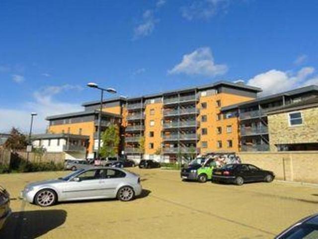 2 Bedrooms Flat for rent in Lynmouth Avenue, Chelmsford CM2