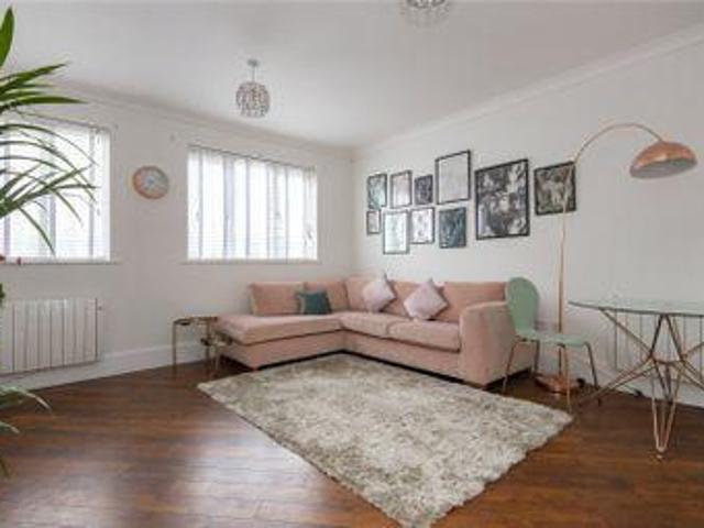 2 Bedrooms Flat for rent in Lyric Court, 10 Holly Street, London E8