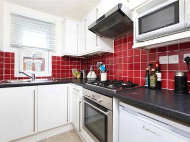 2 Bedrooms Flat for rent in Lysias Road, Clapham South, London SW12