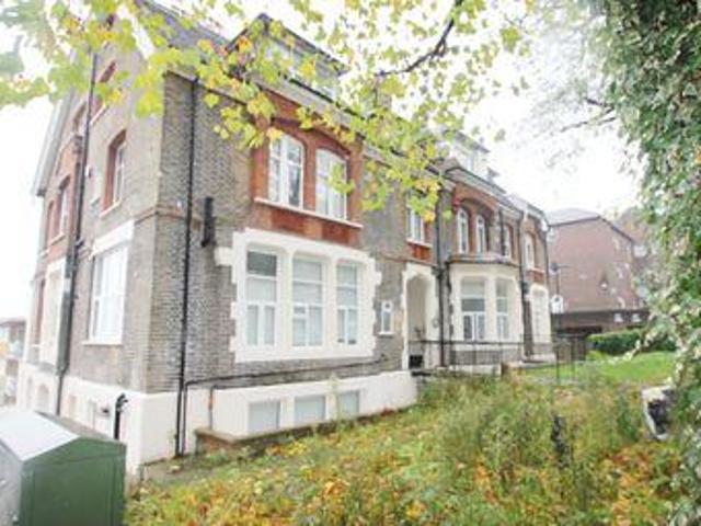 2 Bedrooms Flat for rent in Mountview Road, Finsbury Park N4