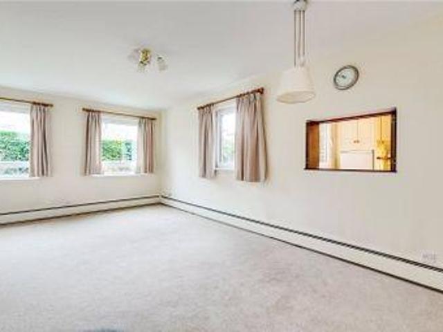 2 Bedrooms Flat for rent in Mount Ararat Road, Richmond, Surrey TW10