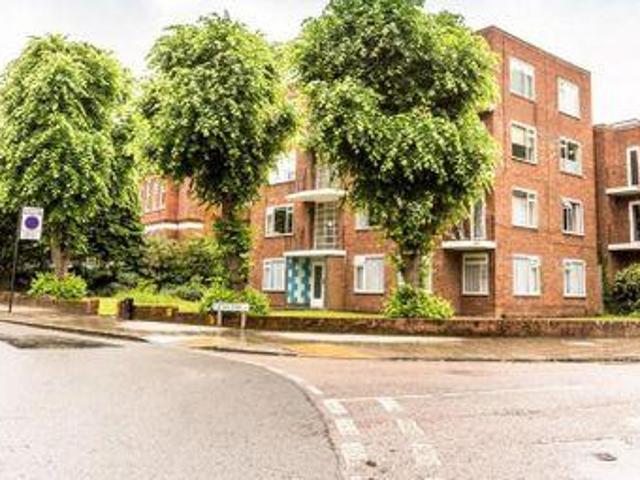 2 Bedrooms Flat for rent in Mount Eaton Court, Mount Avenue, London W5