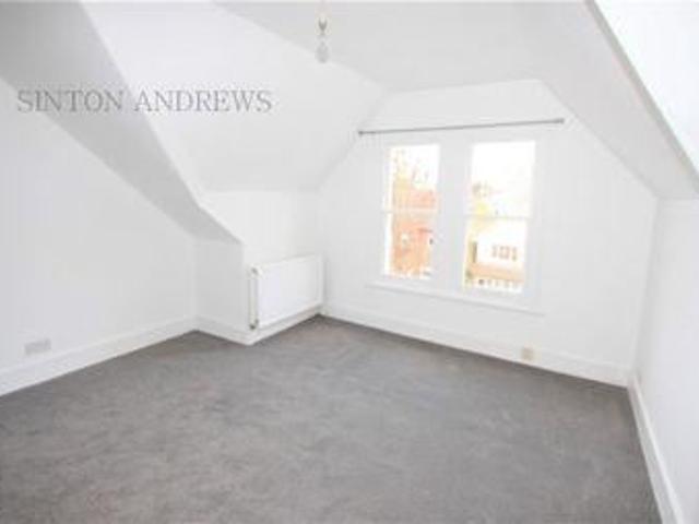 2 Bedrooms Flat for rent in Mount Park Road, Ealing W5