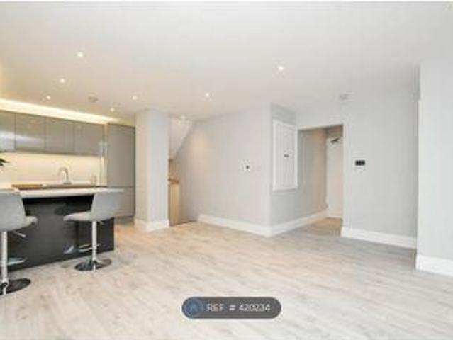 2 Bedrooms Flat for rent in Mount Pleasant Lane, London E5