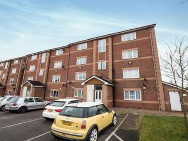 2 Bedrooms Flat for rent in Mountain Street Worsley, Manchester M28