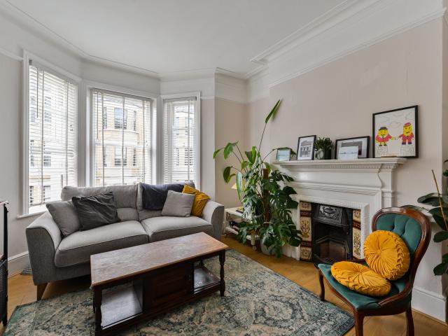 2 Bedrooms Flat for Rent in Mowll Street, SW9 | Foxtons