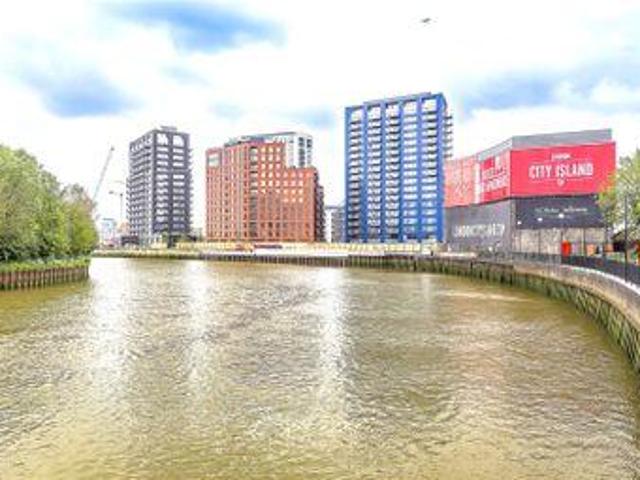 2 Bedrooms Flat for rent in Modena Building, Lyell Street, London City Island, London E14