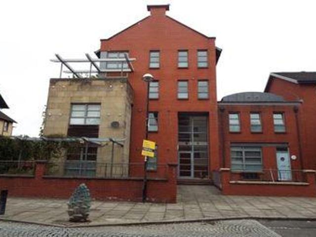 2 Bedrooms Flat for rent in Moffat Street, New Gorbals G5